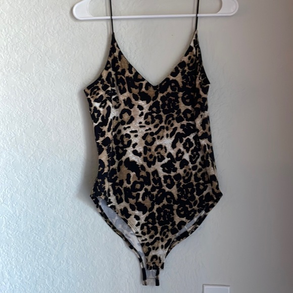gaze | Tops | Cheetah Print Bodysuit In Medium | Poshmark